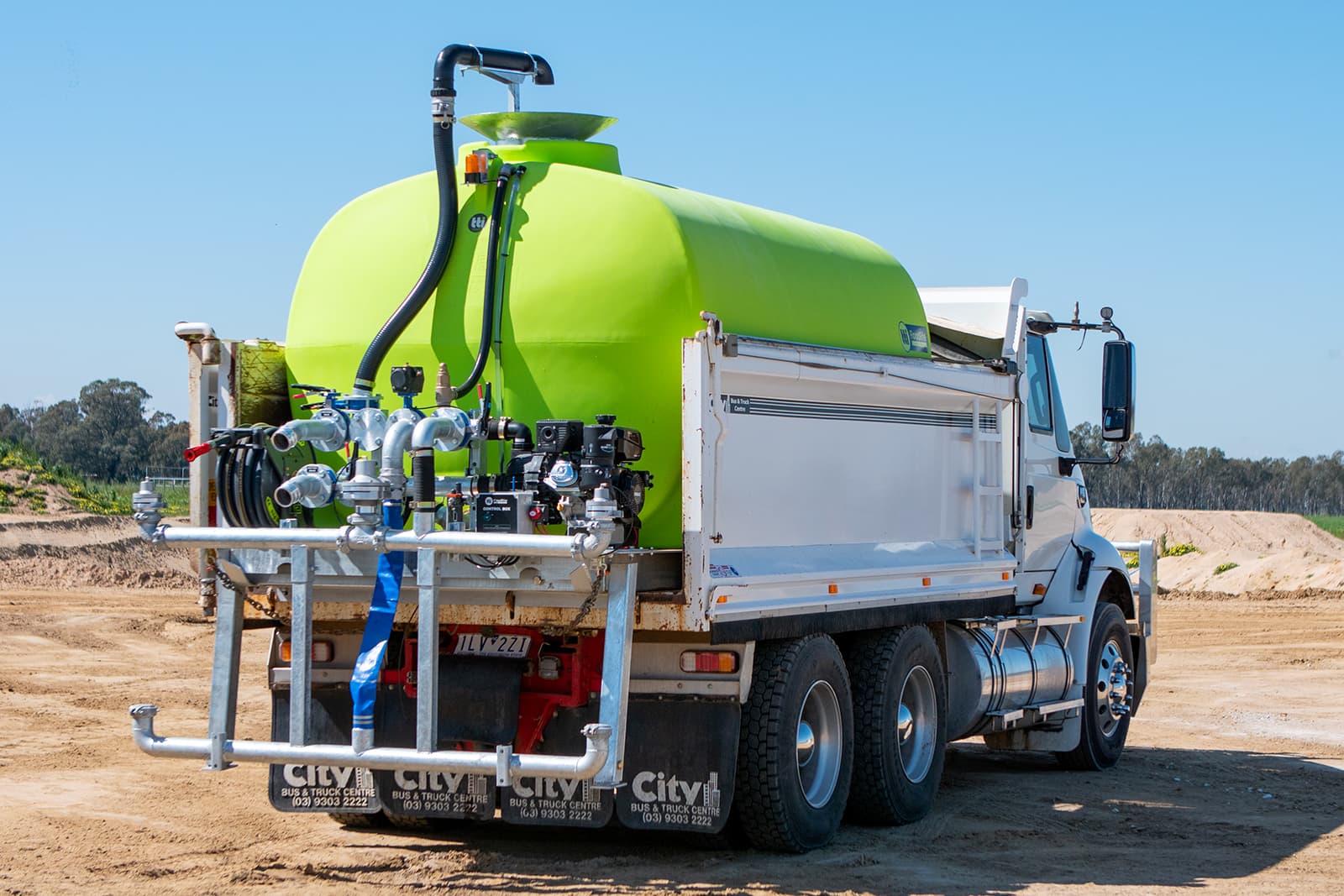 Truck Slip On Water Tank | Civil & Industrial | 20 Year Warranty Truck Slip On Water Tank | Civil & Industrial | 20 Year Warranty
